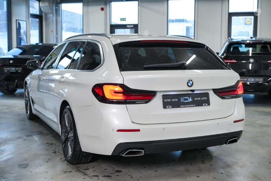 White BMW 520 2021 in Kaunas, with an engine capacity of 2.00 L and mileage of 248 thousand km for 22250 €, photo 11 on AUTOMOTO.COM.LV