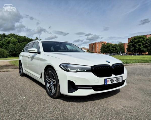 Balts BMW 520 2021 Šauļi, ar dzinēja tilpumu 2.00 L un nobraukumu 121 tūkst. km par 22500 €, foto 1 vietnē AUTOMOTO.COM.LV