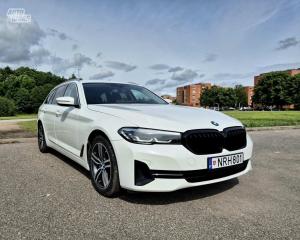 White BMW 520 2021 in Siauliai, with an engine capacity of 2.00 L and mileage of 121 thousand km for 22500 €, photo  on AUTOMOTO.COM.LV