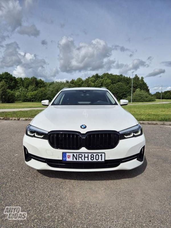 Balts BMW 520 2021 Šauļi, ar dzinēja tilpumu 2.00 L un nobraukumu 121 tūkst. km par 22500 €, foto 3 vietnē AUTOMOTO.COM.LV