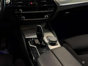 White BMW 520 2021 in Klaipeda, with an engine capacity of 2.00 L and mileage of 267 thousand km for 23999 €, photo 25 on AUTOMOTO.COM.LV
