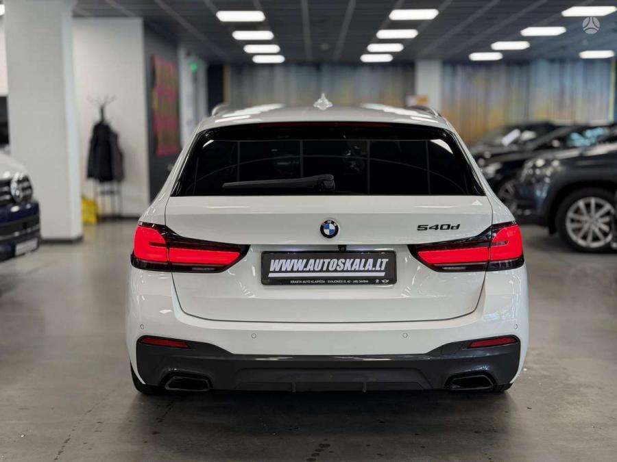 White BMW 520 2021 in Klaipeda, with an engine capacity of 2.00 L and mileage of 267 thousand km for 23999 €, photo 31 on AUTOMOTO.COM.LV