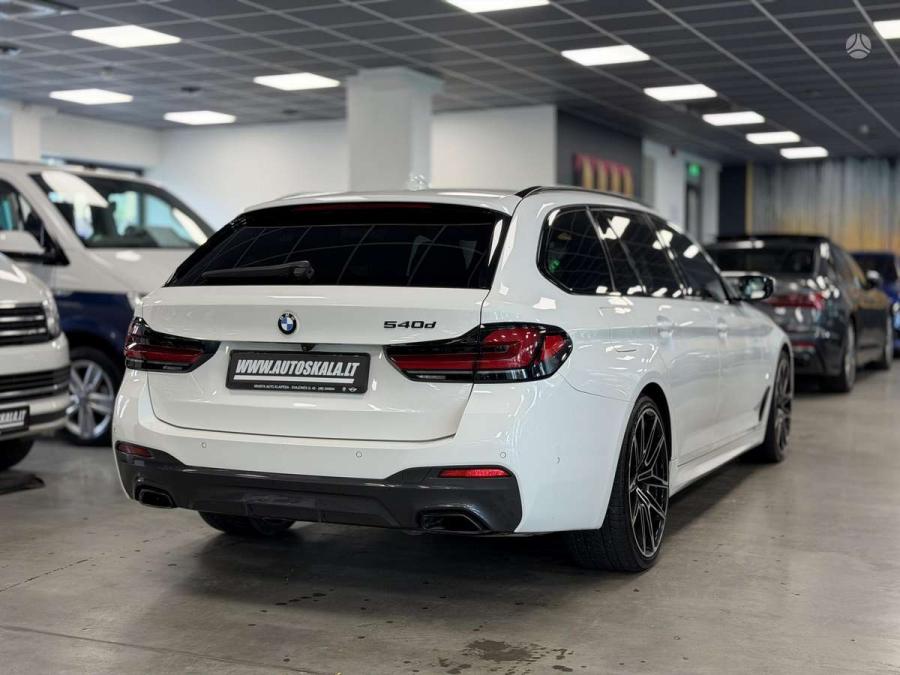 White BMW 520 2021 in Klaipeda, with an engine capacity of 2.00 L and mileage of 267 thousand km for 23999 €, photo 32 on AUTOMOTO.COM.LV