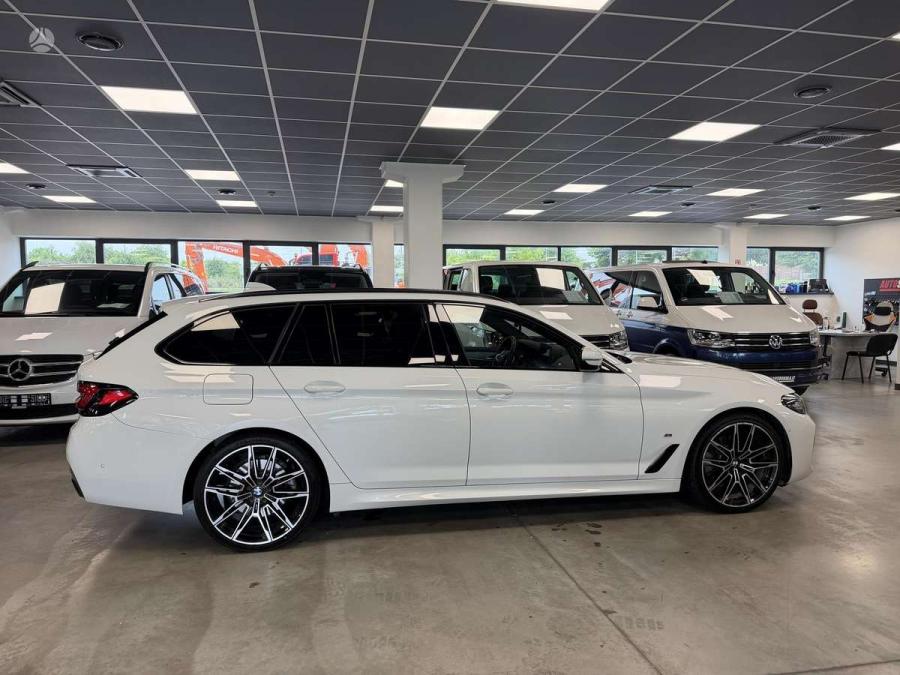 White BMW 520 2021 in Klaipeda, with an engine capacity of 2.00 L and mileage of 267 thousand km for 23999 €, photo 39 on AUTOMOTO.COM.LV