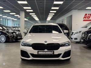 White BMW 520 2021 in Klaipeda, with an engine capacity of 2.00 L and mileage of 267 thousand km for 23999 €, photo 41 on AUTOMOTO.COM.LV