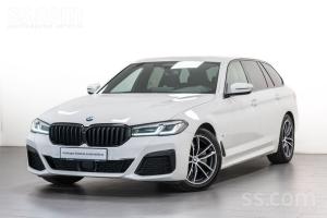 Balts BMW 520 2021 Rīga, ar dzinēja tilpumu 2.00 L un nobraukumu 111 tūkst. km par 31500 €, foto  vietnē AUTOMOTO.COM.LV