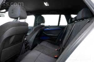 Balts BMW 520 2021 Rīga, ar dzinēja tilpumu 2.00 L un nobraukumu 111 tūkst. km par 31500 €, foto 34 vietnē AUTOMOTO.COM.LV