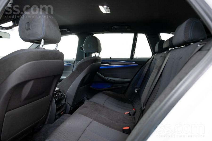 Balts BMW 520 2021 Rīga, ar dzinēja tilpumu 2.00 L un nobraukumu 111 tūkst. km par 31500 €, foto 34 vietnē AUTOMOTO.COM.LV