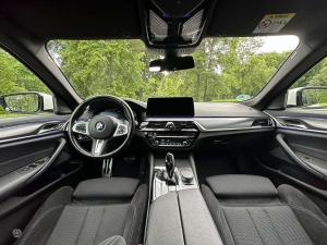 White BMW 520 2021 in Klaipeda, with an engine capacity of 2.00 L and mileage of 219 thousand km for 26500 €, photo 6 on AUTOMOTO.COM.LV