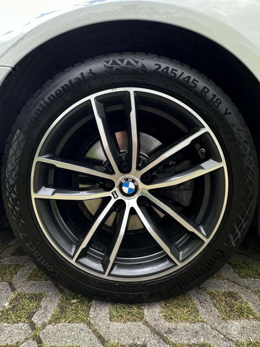 White BMW 520 2021 in Klaipeda, with an engine capacity of 2.00 L and mileage of 219 thousand km for 26500 €, photo 15 on AUTOMOTO.COM.LV