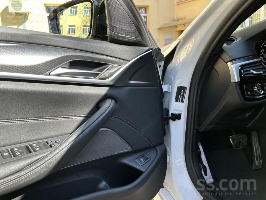 Balts BMW 520 2022 Valmiera, ar dzinēja tilpumu 2.00 L un nobraukumu 172 tūkst. km par 29200 €, foto 8 vietnē AUTOMOTO.COM.LV