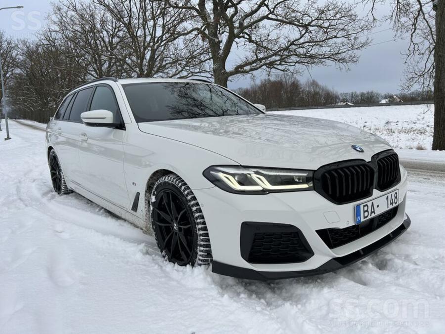 White BMW 520 2022 in Valmiera, with an engine capacity of 2.00 L and mileage of 161 thousand km for 30900 €, photo 3 on AUTOMOTO.COM.LV