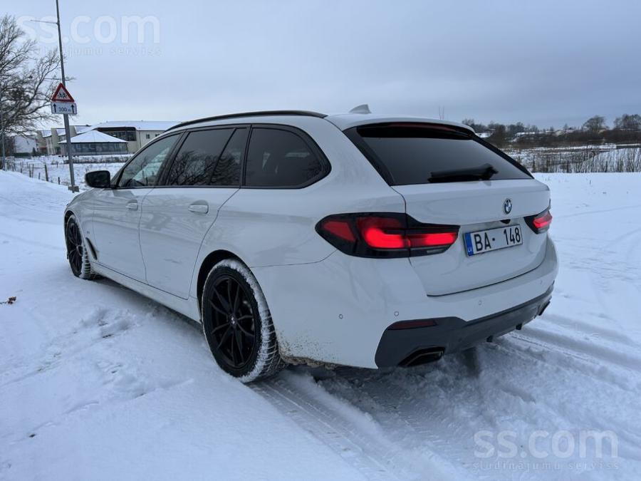White BMW 520 2022 in Valmiera, with an engine capacity of 2.00 L and mileage of 161 thousand km for 30900 €, photo 5 on AUTOMOTO.COM.LV