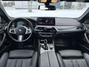 White BMW 520 2022 in Valmiera, with an engine capacity of 2.00 L and mileage of 161 thousand km for 30900 €, photo 7 on AUTOMOTO.COM.LV