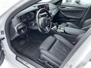 White BMW 520 2022 in Valmiera, with an engine capacity of 2.00 L and mileage of 161 thousand km for 30900 €, photo 9 on AUTOMOTO.COM.LV