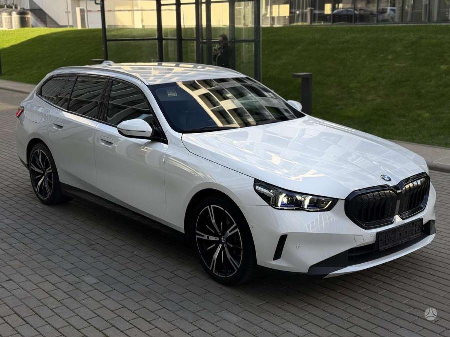Balts BMW 520 2024 Viļņa, ar dzinēja tilpumu 2.00 L un nobraukumu 49 tūkst. km par 36999 €, foto 3 vietnē AUTOMOTO.COM.LV