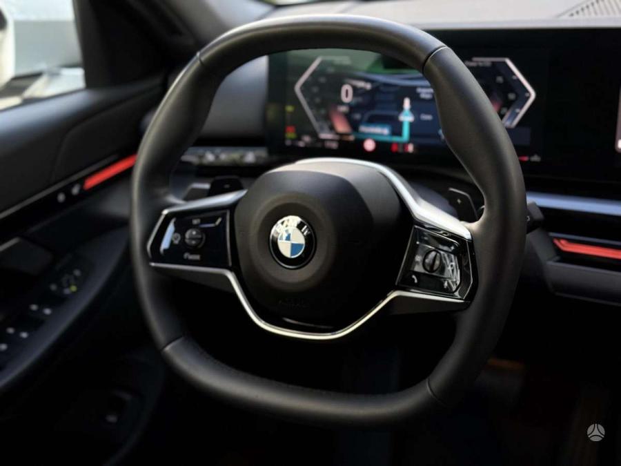 Balts BMW 520 2024 Viļņa, ar dzinēja tilpumu 2.00 L un nobraukumu 49 tūkst. km par 36999 €, foto 12 vietnē AUTOMOTO.COM.LV