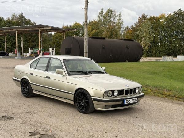 BMW 520 1988 LiepÄja vietnÄ Dzeltens BMW 520 1988 LiepÄja, ar dzinÄja tilpumu 2.00 L un nobraukumu 175 tÅ«kst. km par 4600 ā¬, foto 1 vietnÄ AUTOMOTO.COM.LV