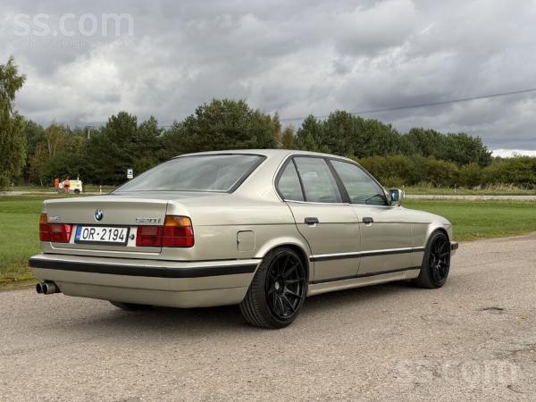 BMW 520 1988 LiepÄja vietnÄ Dzeltens BMW 520 1988 LiepÄja, ar dzinÄja tilpumu 2.00 L un nobraukumu 175 tÅ«kst. km par 4600 ā¬, foto 3 vietnÄ AUTOMOTO.COM.LV