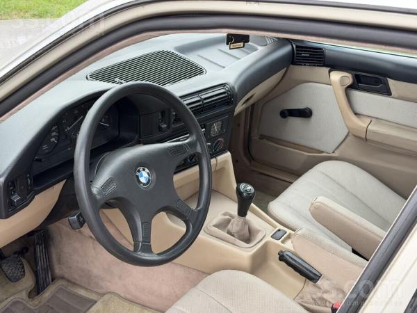 BMW 520 1988 LiepÄja vietnÄ Dzeltens BMW 520 1988 LiepÄja, ar dzinÄja tilpumu 2.00 L un nobraukumu 175 tÅ«kst. km par 4600 ā¬, foto 6 vietnÄ AUTOMOTO.COM.LV