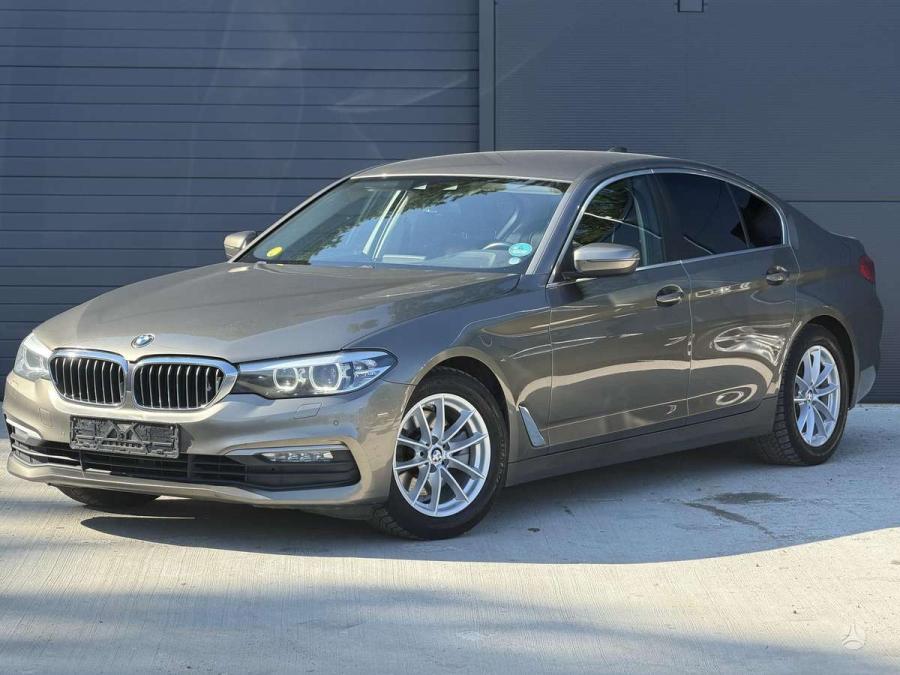 Yellow BMW 520 2017 in Utena, with an engine capacity of 2.00 L and mileage of 330 thousand km for 14300 €, photo 10 on AUTOMOTO.COM.LV