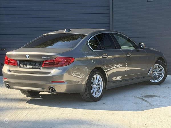 Yellow BMW 520 2017 in Utena, with an engine capacity of 2.00 L and mileage of 330 thousand km for 14300 €, photo 10 on AUTOMOTO.COM.LV