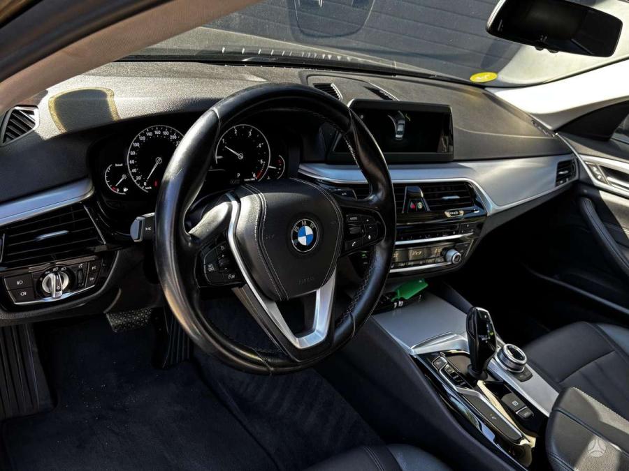 Dzeltens BMW 520 2017 Utena, ar dzinēja tilpumu 2.00 L un nobraukumu 330 tūkst. km par 14200 €, foto 21 vietnē AUTOMOTO.COM.LV