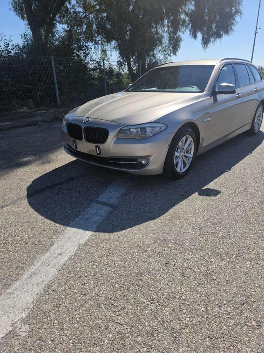 Yellow BMW 520 2011 in Marijampole, with an engine capacity of 2.00 L and mileage of 274 thousand km for 5650 €, photo 4 on AUTOMOTO.COM.LV