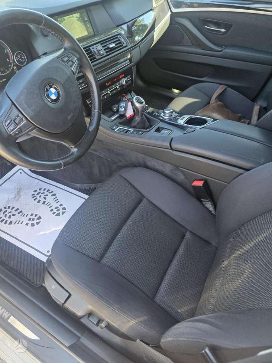 Yellow BMW 520 2011 in Marijampole, with an engine capacity of 2.00 L and mileage of 274 thousand km for 5650 €, photo 17 on AUTOMOTO.COM.LV