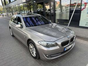 Yellow BMW 520 2011 in Kaunas, with an engine capacity of 2.00 L and mileage of 350 thousand km for 5850 €, photo 4 on AUTOMOTO.COM.LV
