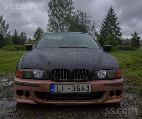 Melns BMW 523 1996 Rīga, ar dzinēja tilpumu 2.50 L un nobraukumu 420 tūkst. km par 900 €, foto 1 vietnē AUTOMOTO.COM.LV