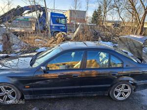 Black BMW 523 1997 in Tallinn, with an engine capacity of 2.50 L and mileage of 404 thousand km for 700 €, photo 3 on AUTOMOTO.COM.LV