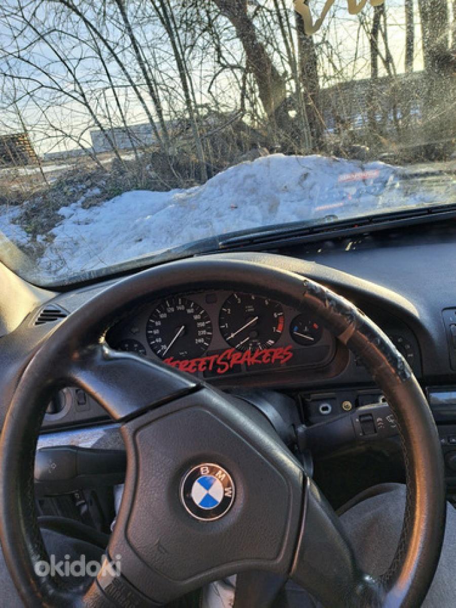 Black BMW 523 1997 in Tallinn, with an engine capacity of 2.50 L and mileage of 404 thousand km for 700 €, photo 6 on AUTOMOTO.COM.LV