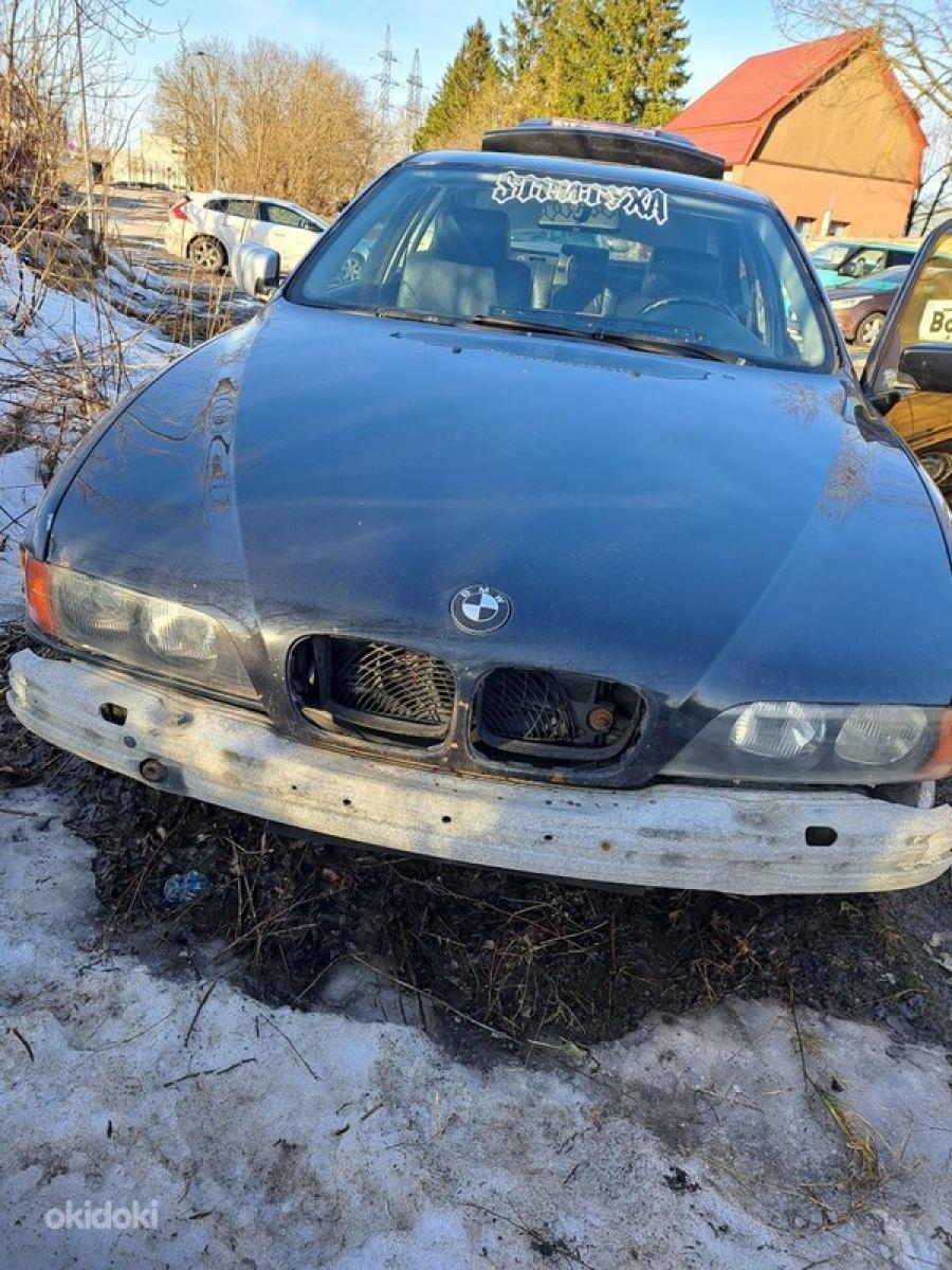 Black BMW 523 1997 in Tallinn, with an engine capacity of 2.50 L and mileage of 404 thousand km for 700 €, photo 12 on AUTOMOTO.COM.LV