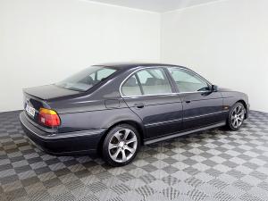 Melns BMW 523 1998 Tallina, ar dzinēja tilpumu 2.50 L un nobraukumu 496 tūkst. km par 1199 €, foto 4 vietnē AUTOMOTO.COM.LV