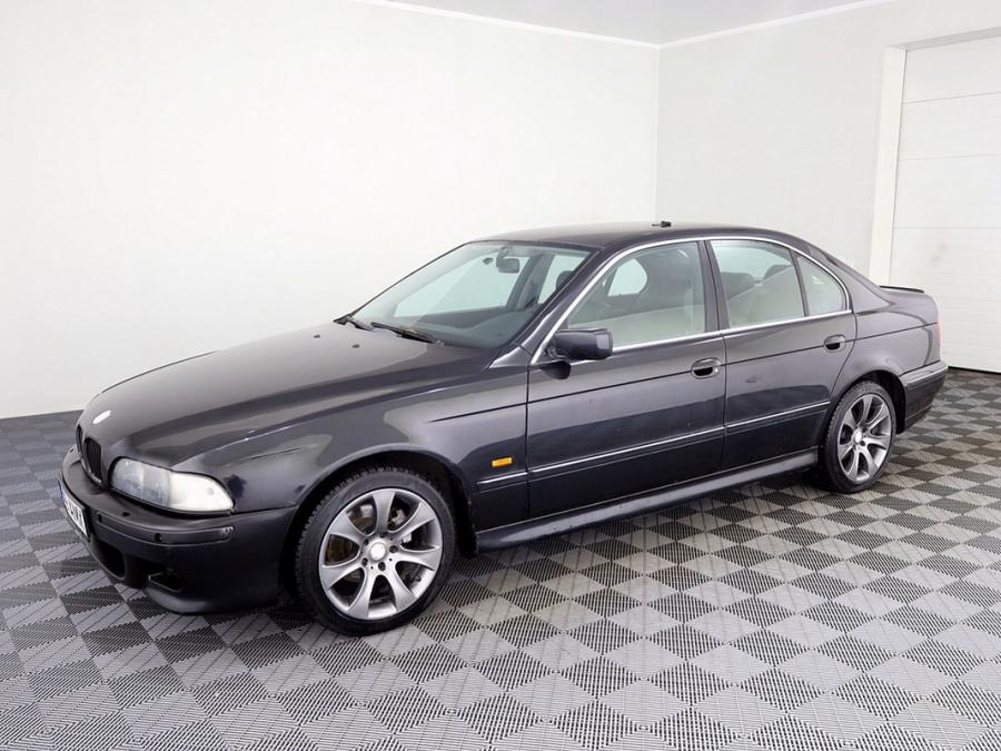 Melns BMW 523 1998 Tallina, ar dzinēja tilpumu 2.50 L un nobraukumu 496 tūkst. km par 1199 €, foto 12 vietnē AUTOMOTO.COM.LV