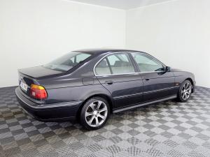 Melns BMW 523 1998 Tallina, ar dzinēja tilpumu 2.50 L un nobraukumu 496 tūkst. km par 1199 €, foto 13 vietnē AUTOMOTO.COM.LV