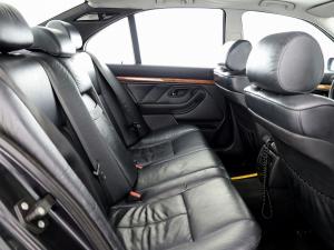 Melns BMW 523 1998 Tallina, ar dzinēja tilpumu 2.50 L un nobraukumu 496 tūkst. km par 1199 €, foto 17 vietnē AUTOMOTO.COM.LV