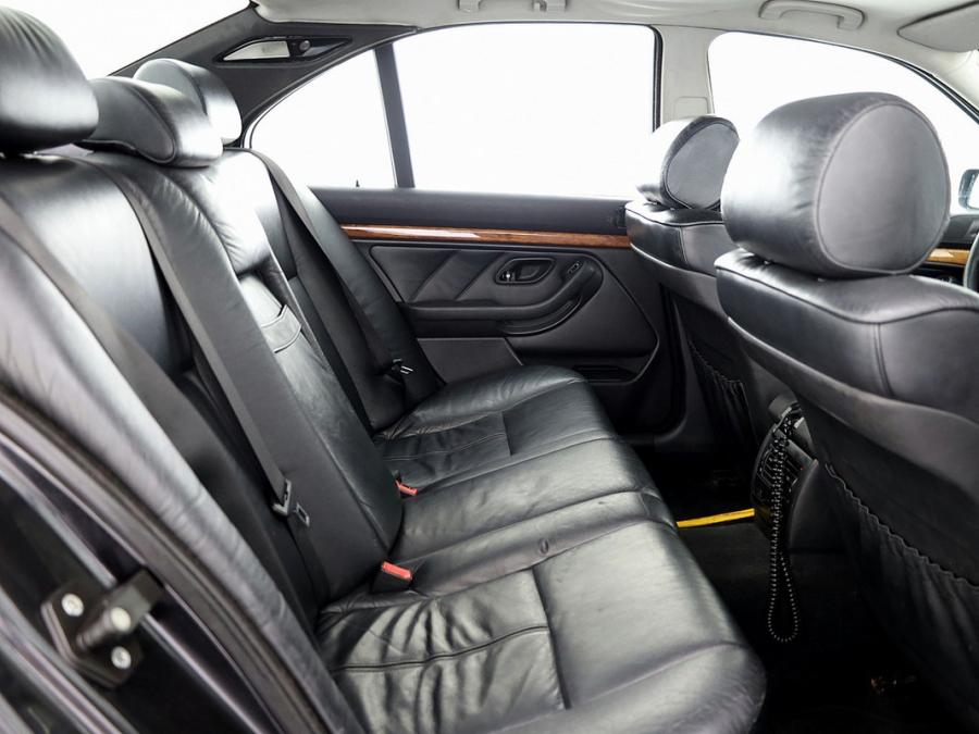 Melns BMW 523 1998 Tallina, ar dzinēja tilpumu 2.50 L un nobraukumu 496 tūkst. km par 1199 €, foto 17 vietnē AUTOMOTO.COM.LV