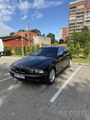 Black BMW 523 1999 in Riga, with an engine capacity of 2.50 L and mileage of 347 thousand km for 2999 €, photo  on AUTOMOTO.COM.LV
