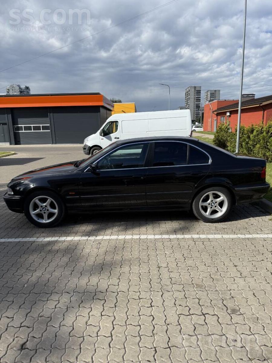 Melns BMW 523 1999 Rīga, ar dzinēja tilpumu 2.50 L un nobraukumu 347 tūkst. km par 2999 €, foto 3 vietnē AUTOMOTO.COM.LV