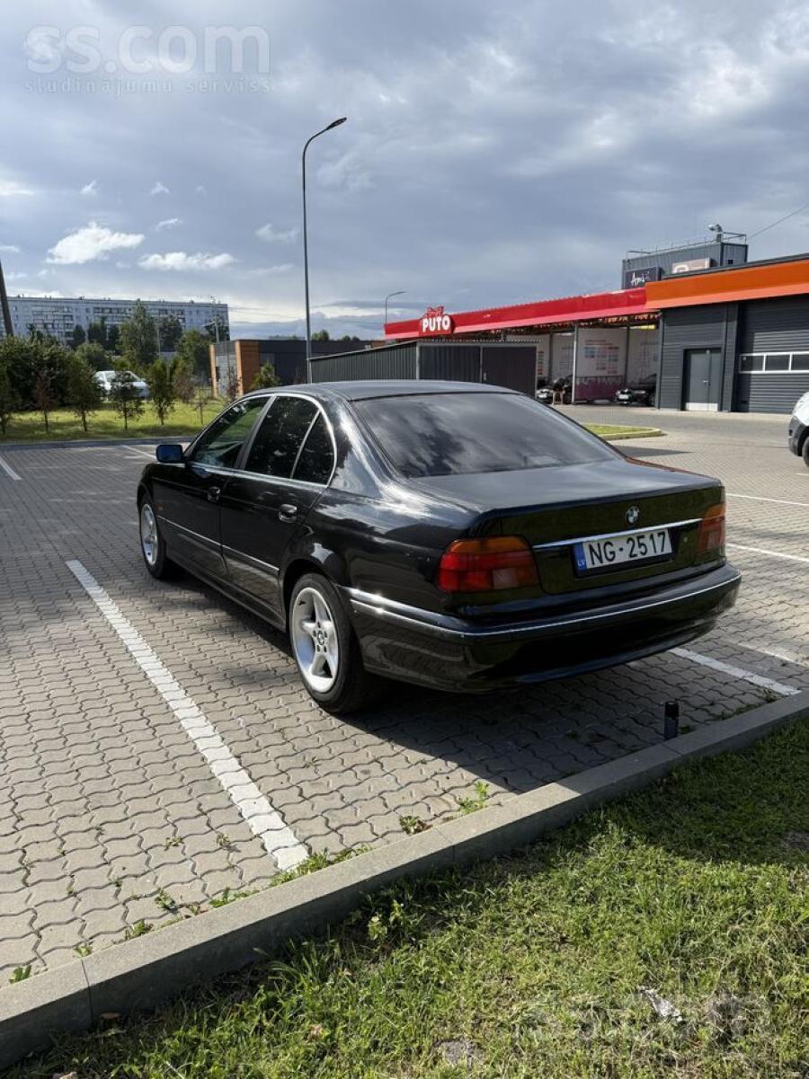 Melns BMW 523 1999 Rīga, ar dzinēja tilpumu 2.50 L un nobraukumu 347 tūkst. km par 2999 €, foto 4 vietnē AUTOMOTO.COM.LV