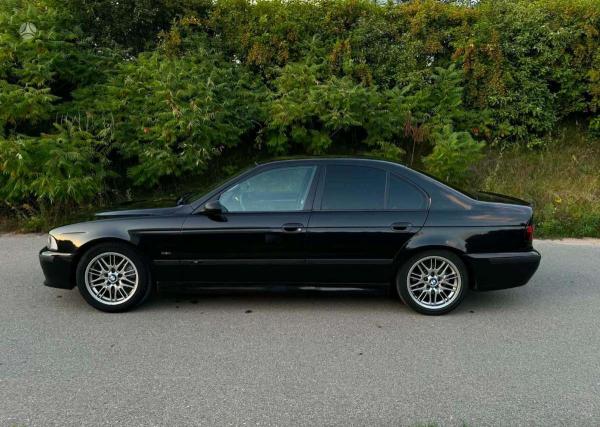 Black BMW 523 1999 in Vilnius, with an engine capacity of 2.50 L and mileage of 209 thousand km for 2450 €, photo 8 on AUTOMOTO.COM.LV