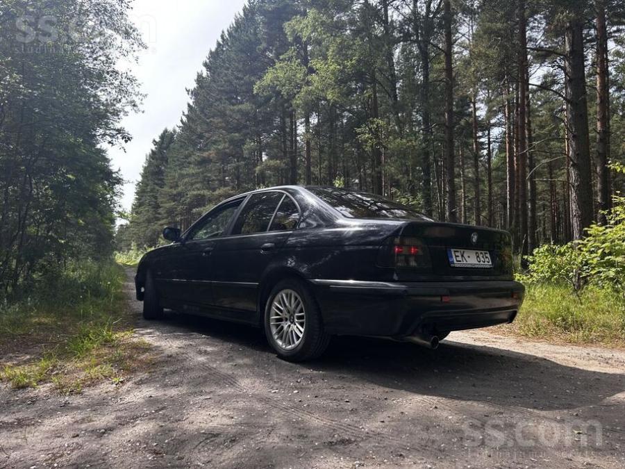 Melns BMW 523 2000 Rīga, ar dzinēja tilpumu 2.50 L un nobraukumu 0 tūkst. km par 2400 €, foto 2 vietnē AUTOMOTO.COM.LV