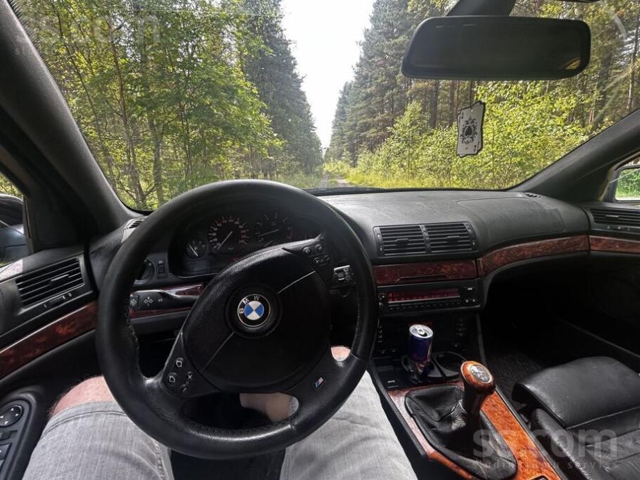 Melns BMW 523 2000 Rīga, ar dzinēja tilpumu 2.50 L un nobraukumu 0 tūkst. km par 2400 €, foto 4 vietnē AUTOMOTO.COM.LV