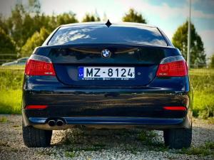 Black BMW 523 2006 in Jelgava, with an engine capacity of 2.50 L and mileage of 332 thousand km for 3700 €, photo 6 on AUTOMOTO.COM.LV
