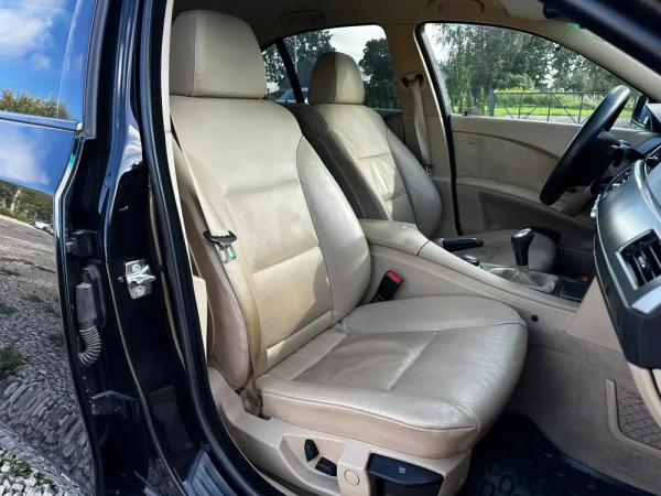 Black BMW 523 2006 in Jelgava, with an engine capacity of 2.50 L and mileage of 332 thousand km for 3700 €, photo 9 on AUTOMOTO.COM.LV