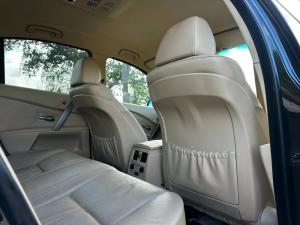 Black BMW 523 2006 in Jelgava, with an engine capacity of 2.50 L and mileage of 332 thousand km for 3700 €, photo 14 on AUTOMOTO.COM.LV