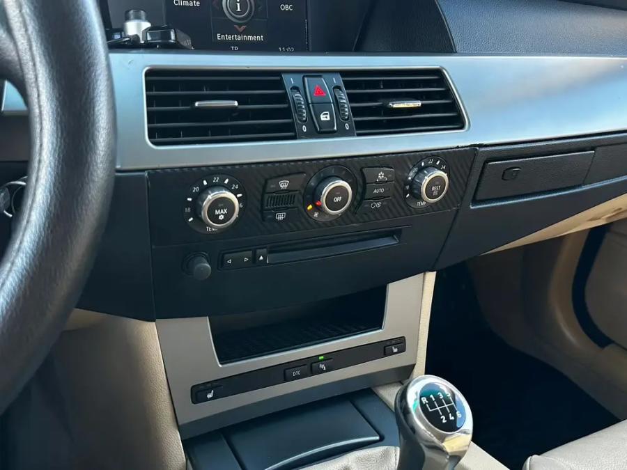 Black BMW 523 2006 in Jelgava, with an engine capacity of 2.50 L and mileage of 332 thousand km for 3700 €, photo 24 on AUTOMOTO.COM.LV