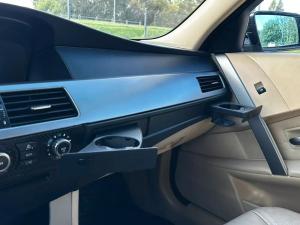 Black BMW 523 2006 in Jelgava, with an engine capacity of 2.50 L and mileage of 332 thousand km for 3700 €, photo 25 on AUTOMOTO.COM.LV